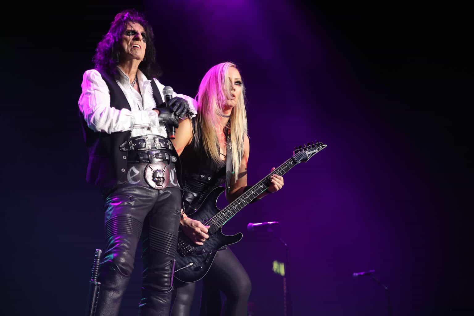 Nita Strauss palaa Alice Cooperin livekokoonpanoon - "Aina suuri kunnia ...