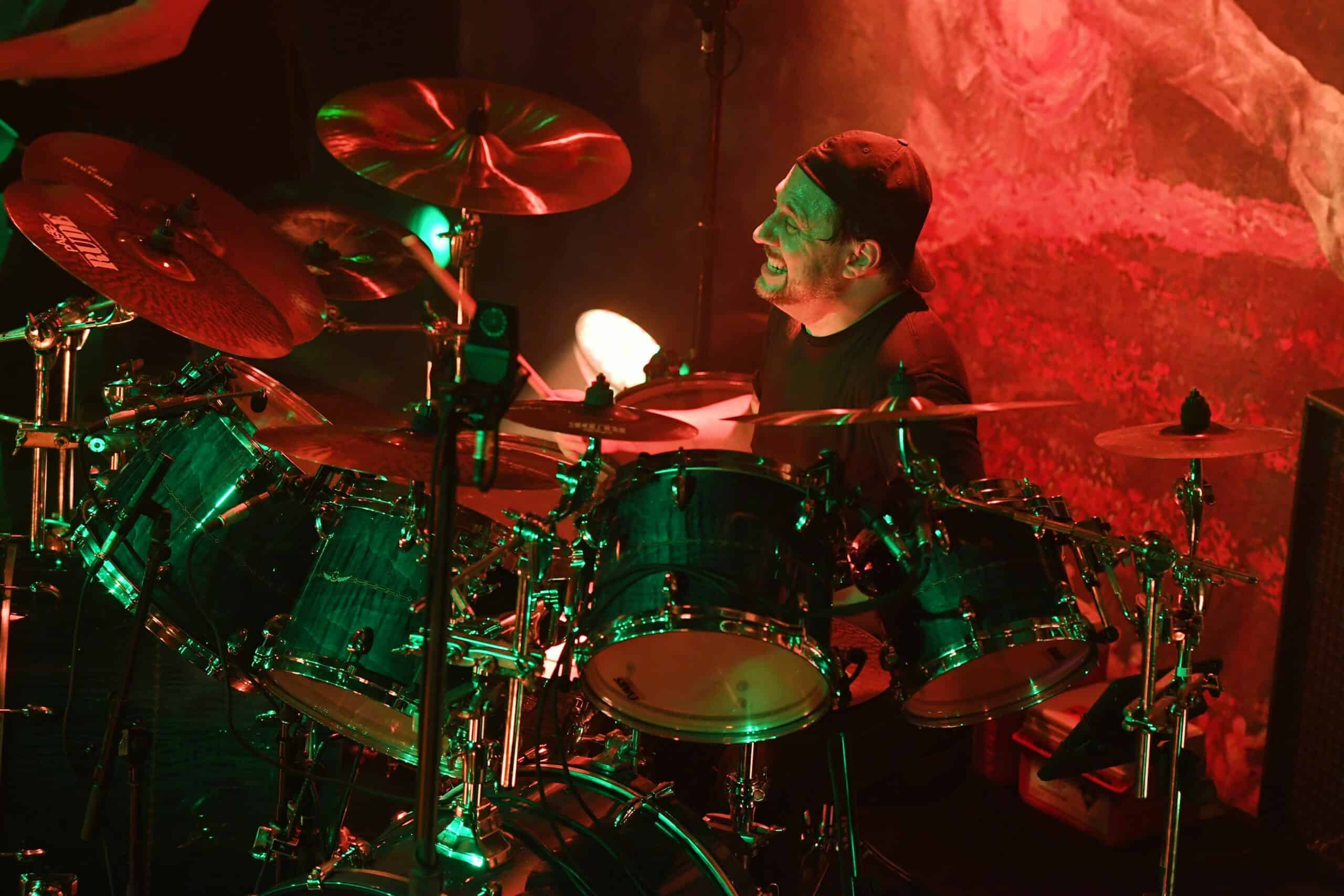 "Samojen biisien soittaminen kuukaudesta ja vuodesta toiseen käy ...