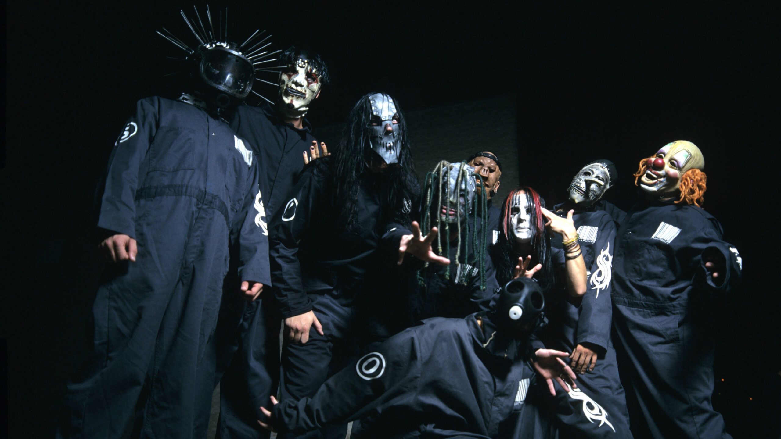 "Enää emme ole yhtä läheisiä" - Slipknotin Shawn Crahan puhuu siitä ...