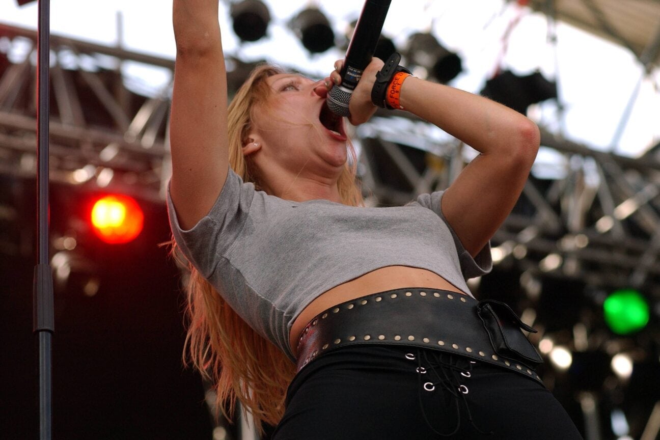 Angela Gossow kommentoi huhuja paluustaan Arch Enemyn riveihin - Inferno.fi