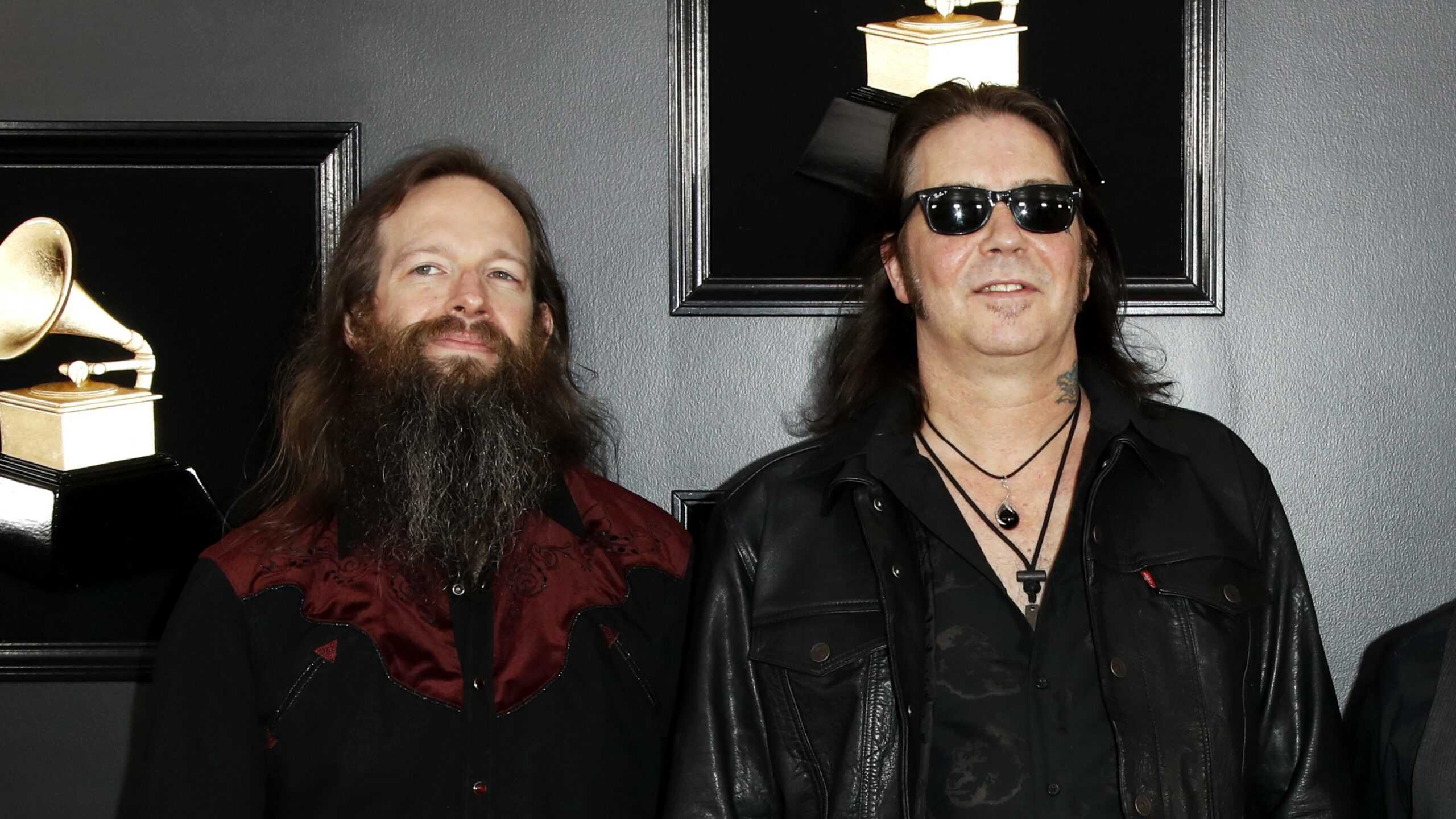 High on Firen ystävät, huomio! Nyt kannattaa pitää silmät ja korvat ...