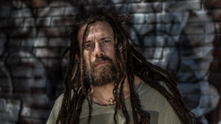 Six Feet Underin Chris Barnes jätti päihteet yli vuosi sitten - mies ...