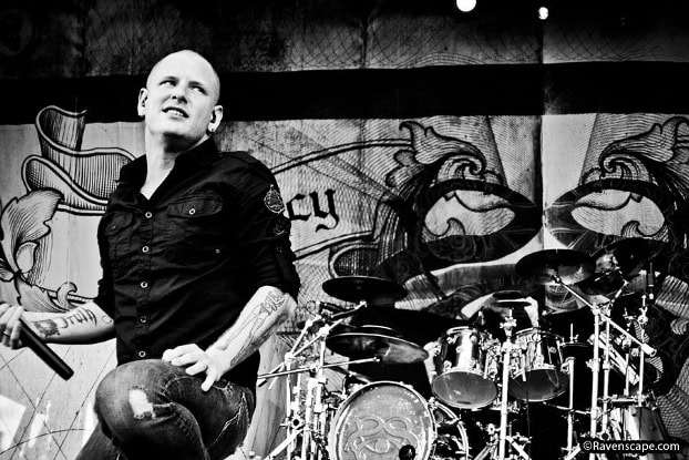 Nyt on kova: Slipknotin Corey Taylor Sharknado-näyttelijäkaartiin ...