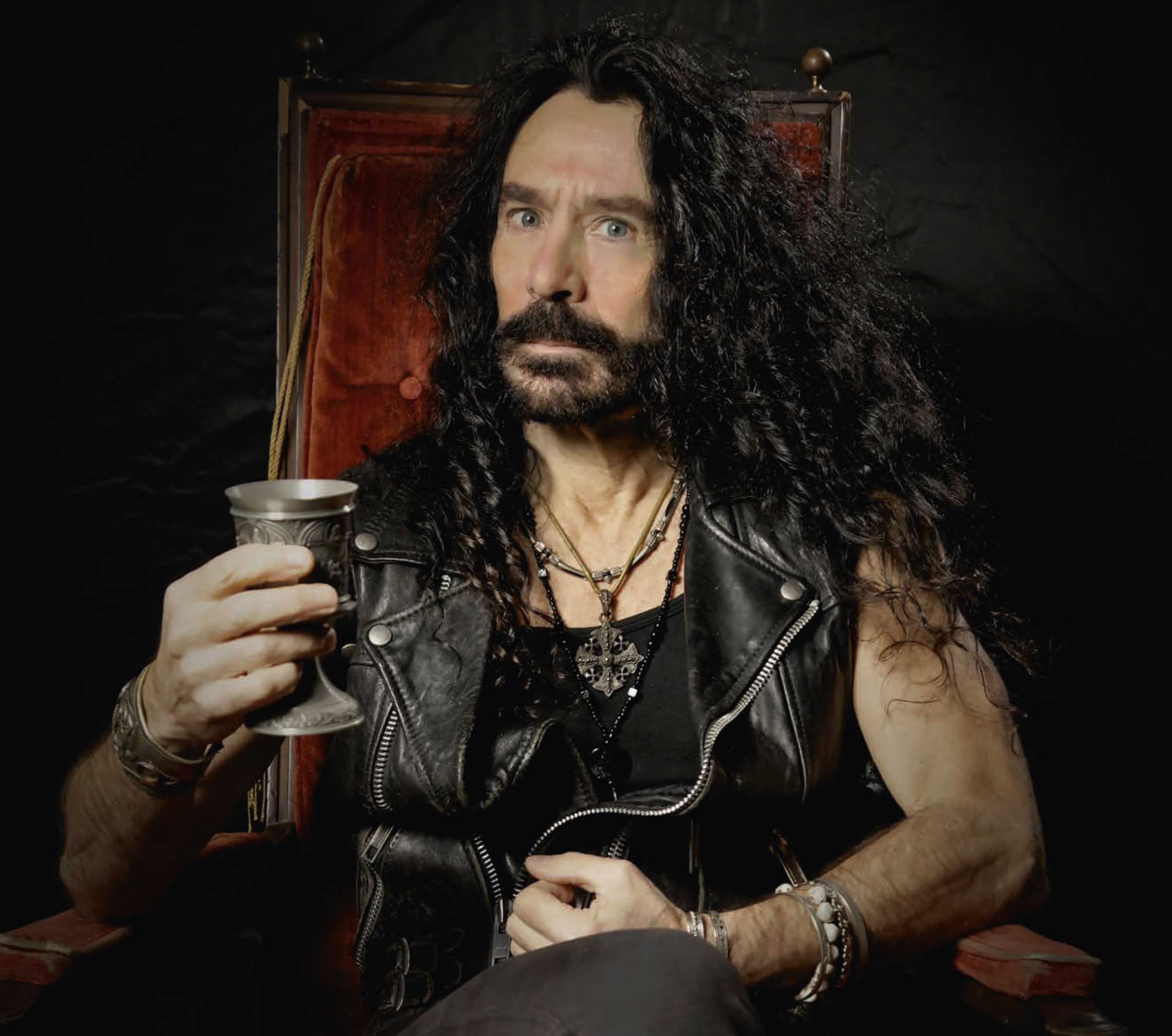 "Monet metallibändit laulavat jostain peikoista tai haltioista, mutta ...