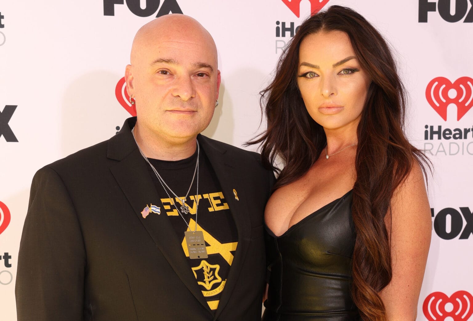 "Olet valoni pimeydessä" – Disturbedin David Draiman kosi tyttöystäväänsä kesken keikan - Inferno.fi