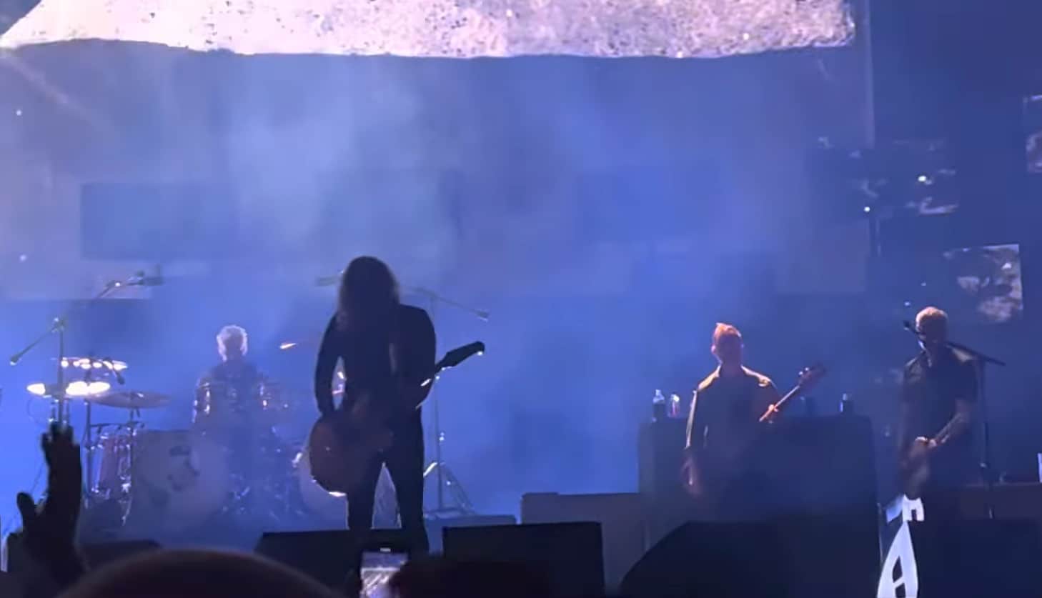 Foo Fighters soitti ensimmäisen virallisen keikkansa uuden rumpalin ... Foo Fighters soitti ensimmäisen virallisen keikkansa uuden rumpalin ...