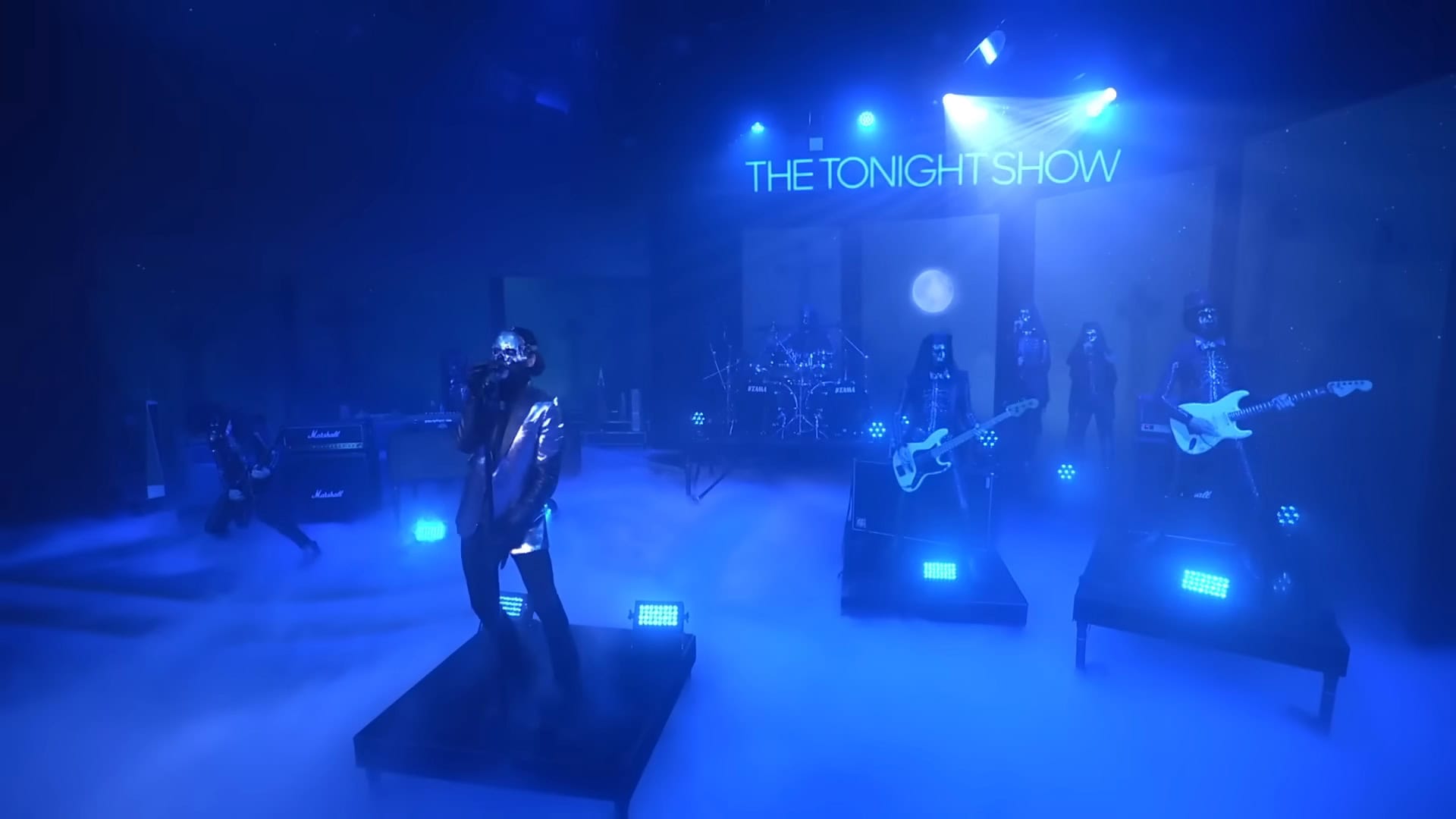 Ghost kävi musiikkivieraana Jimmy Fallonin talk show'ssa - katso ...