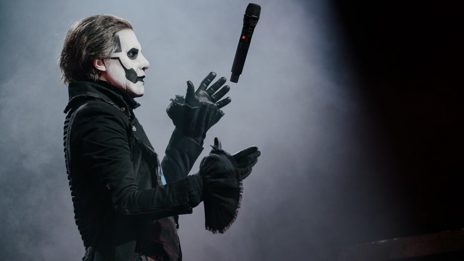 Ghost saapuu Tampereelle - yhtye otetaan vastaan erikoisella ...