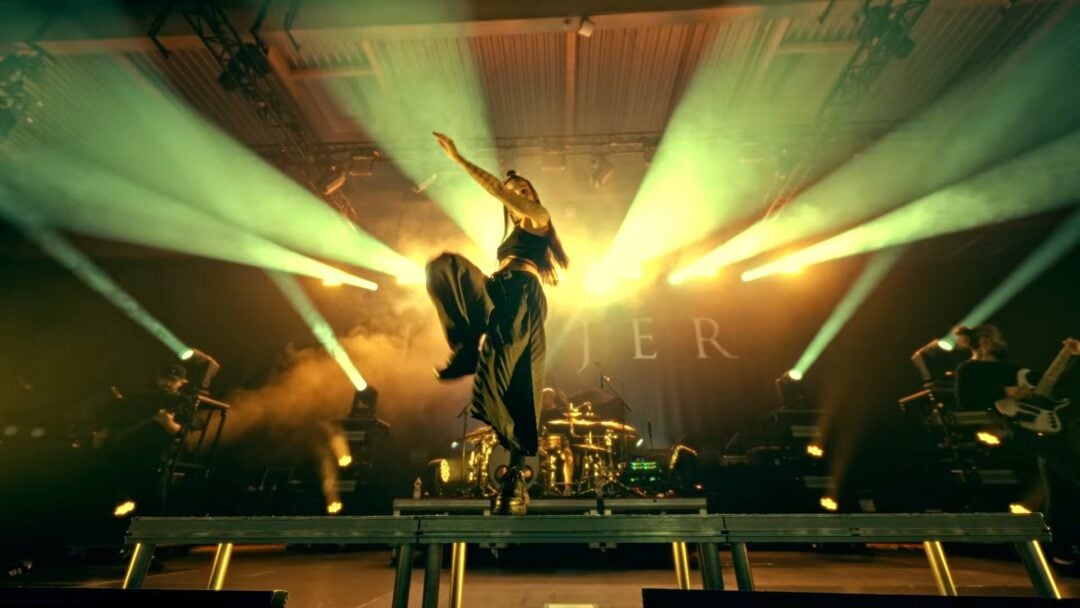 Rockfestiin saapuva Jinjer julkaisi Euroopan-kiertueella kuvatun ...