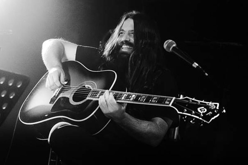 Mark Morton kommentoi Lamb of Godin logon vohkinutta kristillistä ...