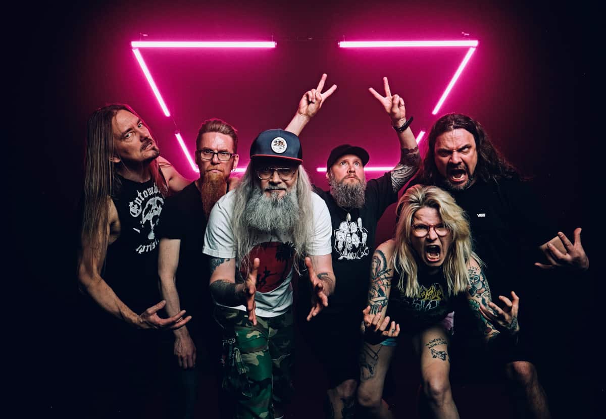 Malja sille! Mokoma julkaisi uuden singlen videoineen, mukana Huoran Anni Lötjönen - Inferno.fi